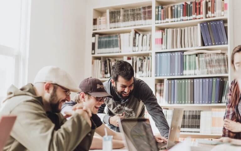 10 Leadership Factors For Being A Good Leader | CJPI Insights